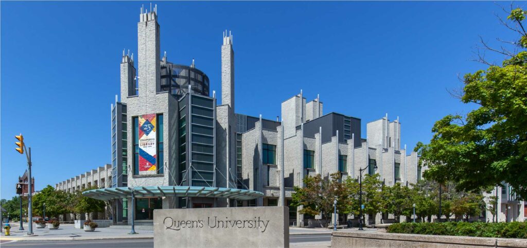 The 13 Best Online Colleges in Canada [2024] | Robertson College