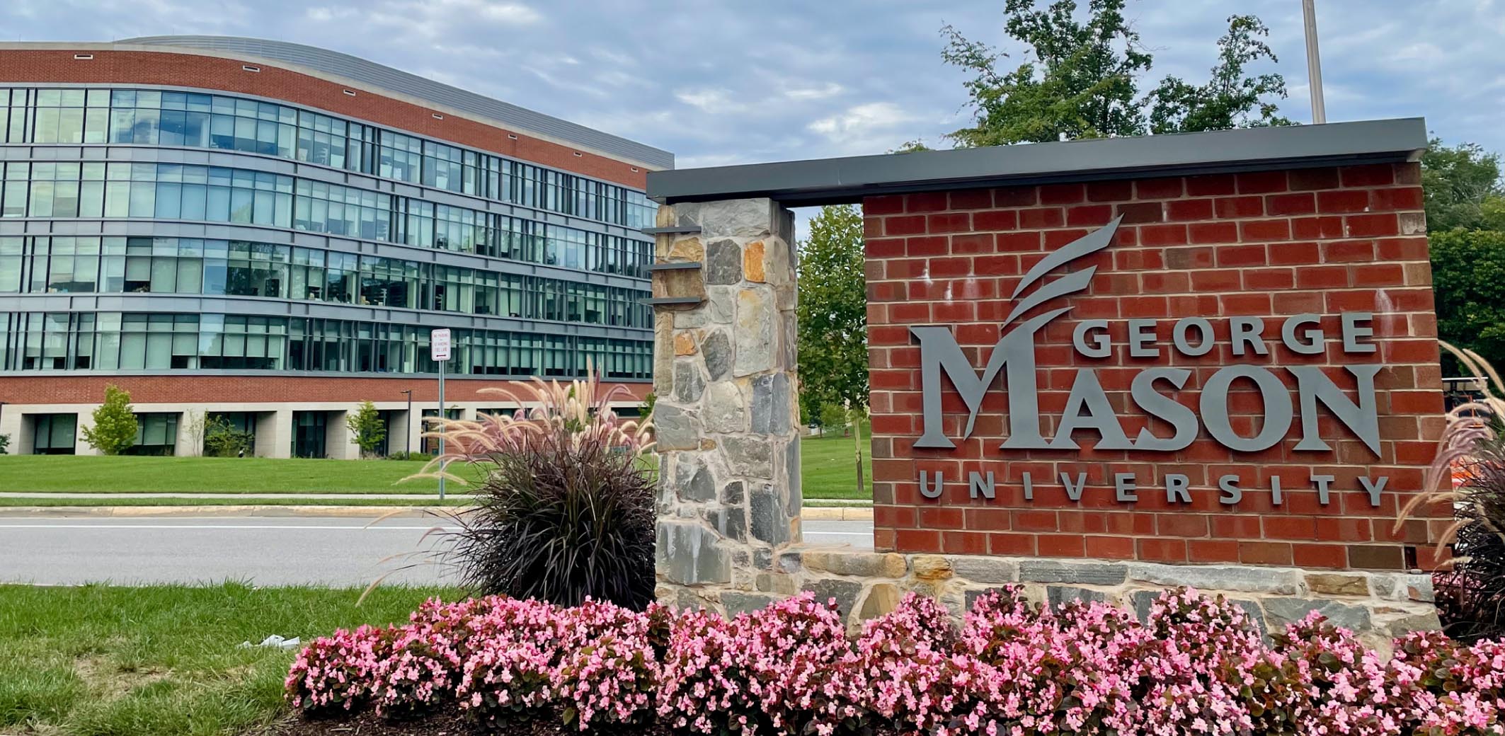 10 Best Online Colleges for Business in North America [2024]