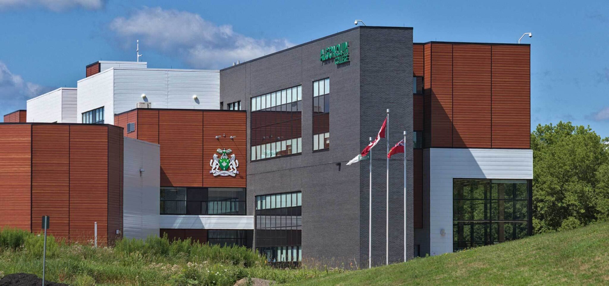 15 Affordable Colleges in Canada for the Best ROI [2024]